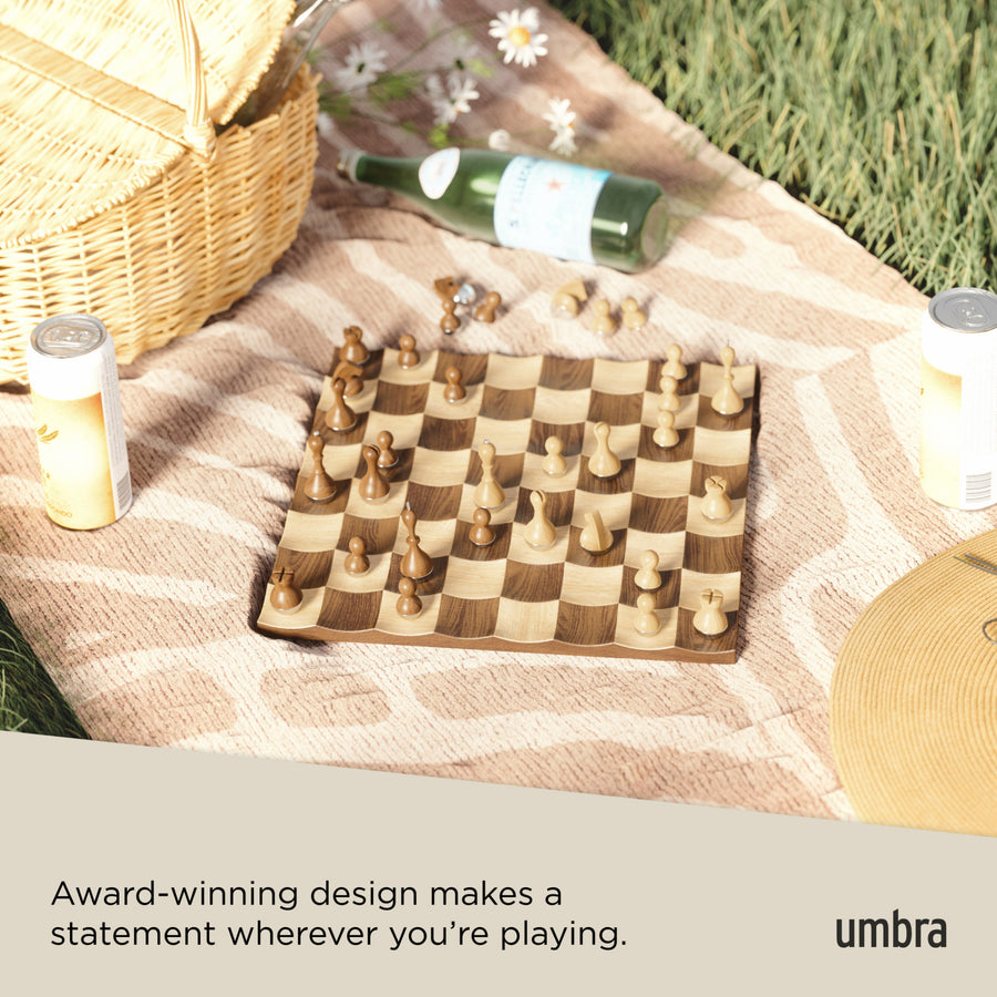 Wobble Chess Set – Umbra Europe